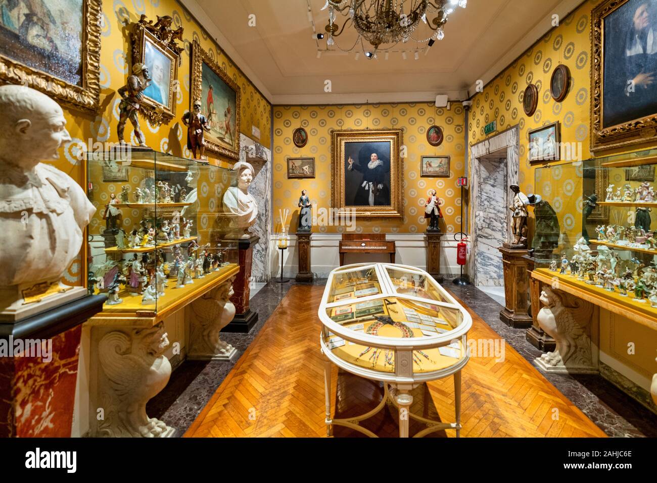 Milan Italy. Teatro alla Scala Opera House. The museum Stock Photo - Alamy