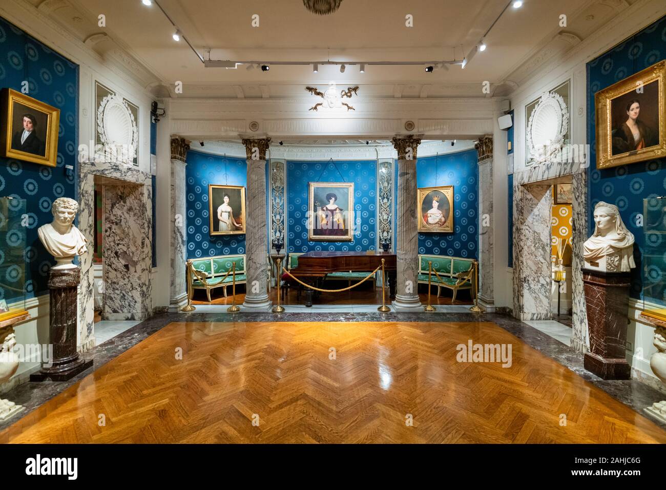 Milan Italy. Teatro alla Scala Opera House. The museum Stock Photo - Alamy