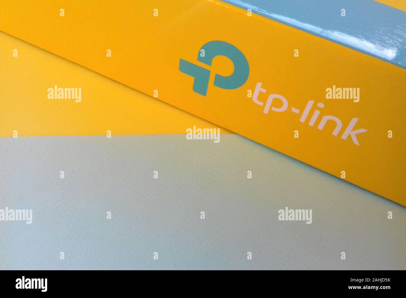 Tp link ac750 hi-res stock photography and images - Alamy