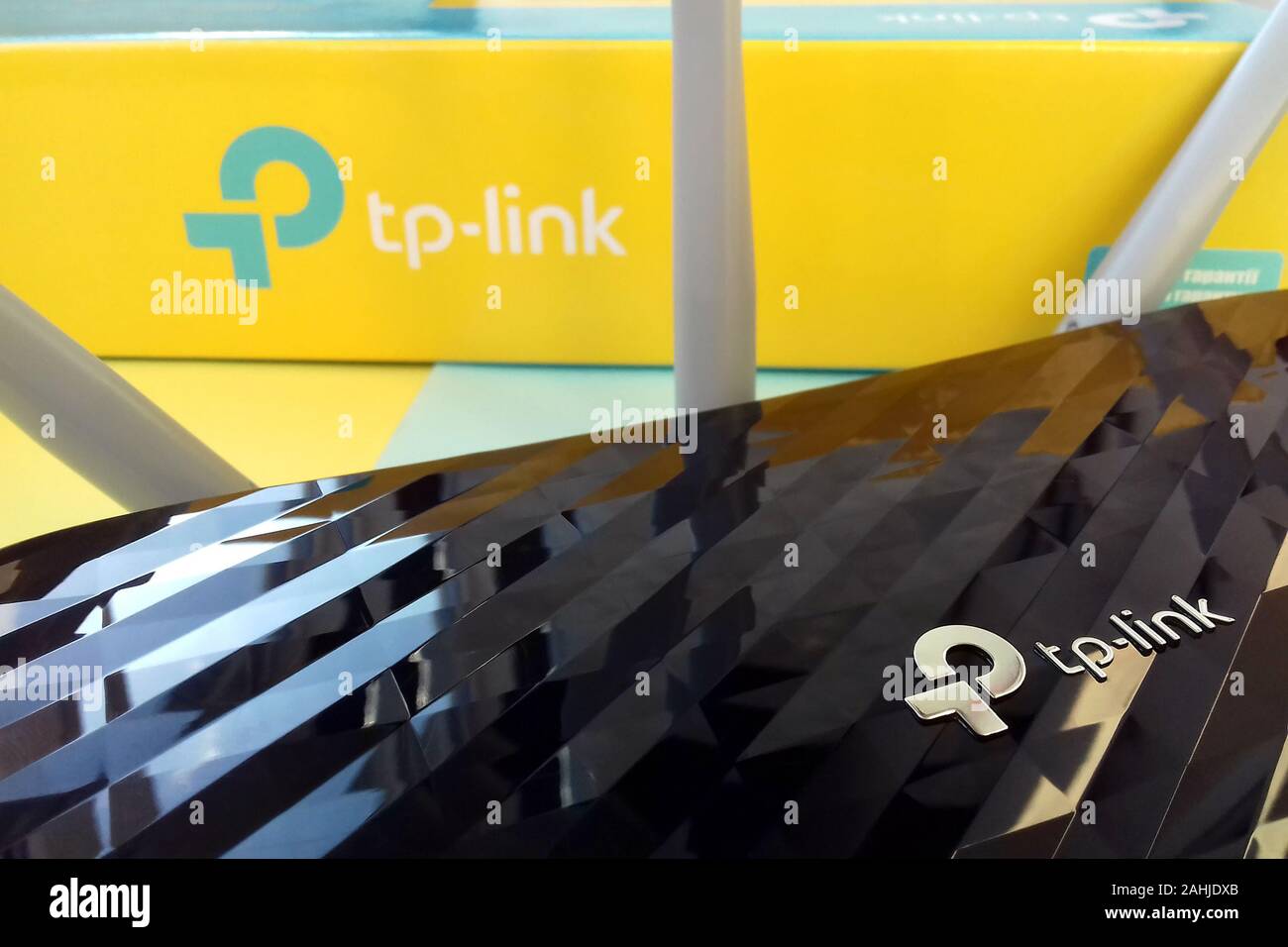 NY, USA - NOVEMBER 24, 2019: Wireless router modem tp link Archer C20 ...