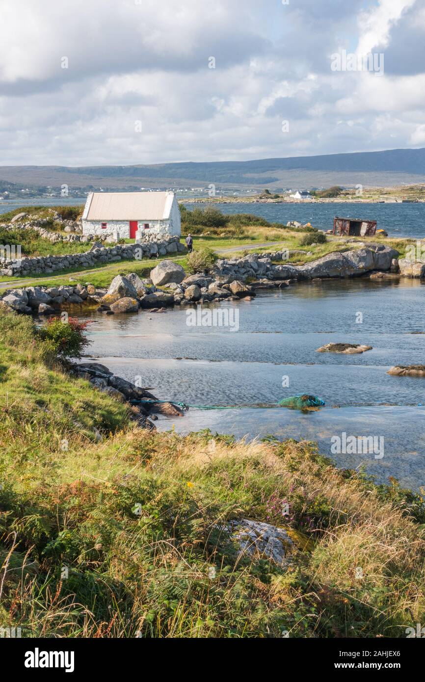 Irish historic cottage hi-res stock photography and images - Alamy