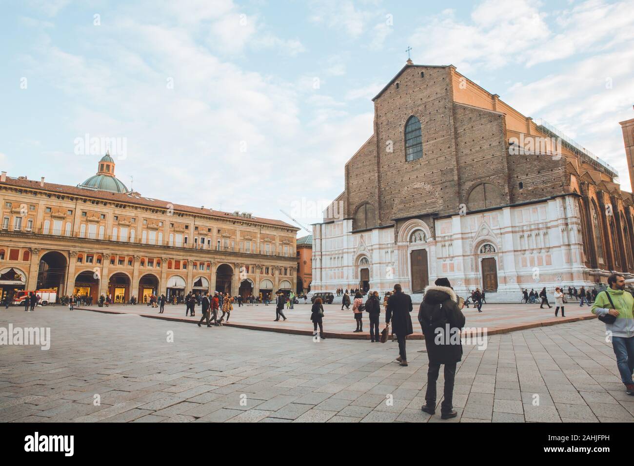 Bologna historic hi-res stock photography and images - Alamy