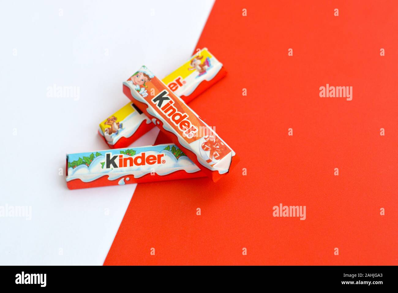 Packet of kinder chocolate snack bars hi-res stock photography and ...