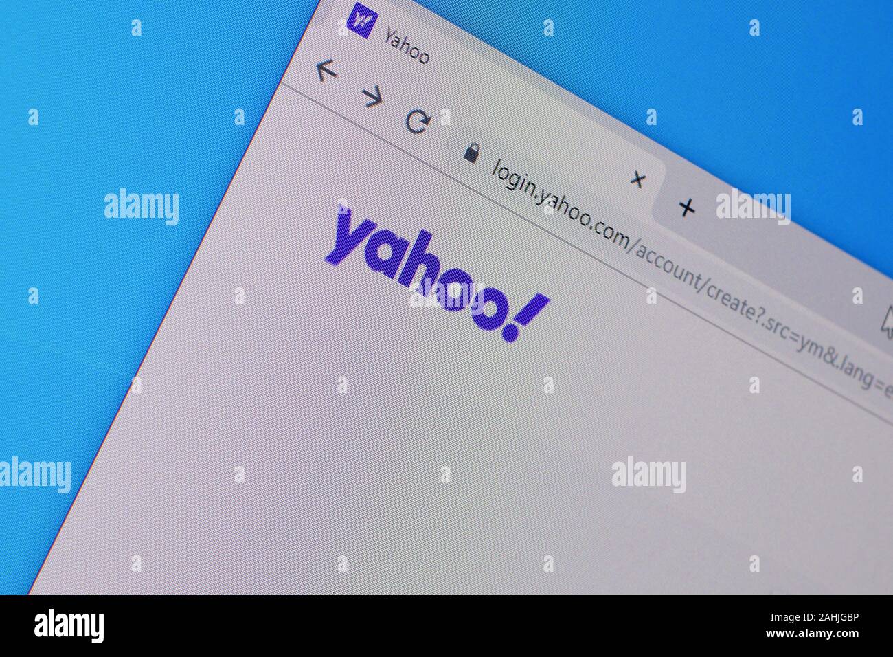 Yahoo main screen hi-res stock photography and images - Alamy
