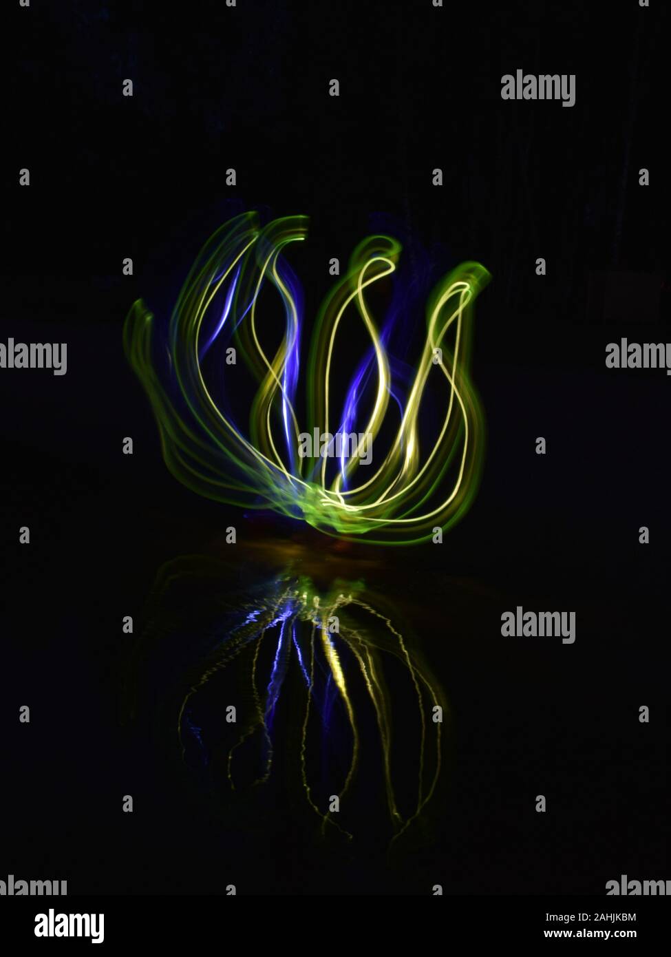 abstract light painting, long exposure, blurry drawings with light ...