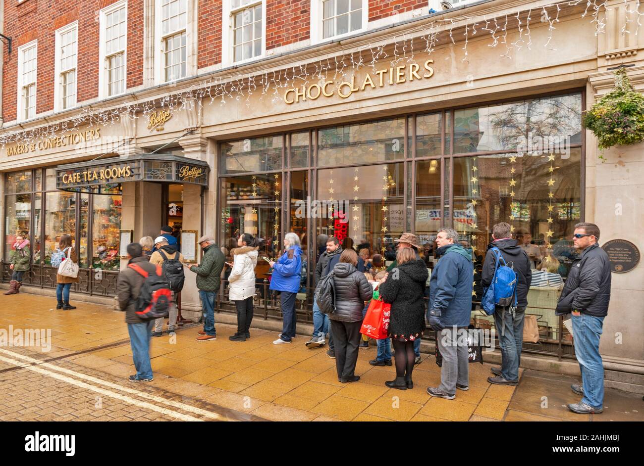 Waiting room rooms hi-res stock photography and images - Alamy