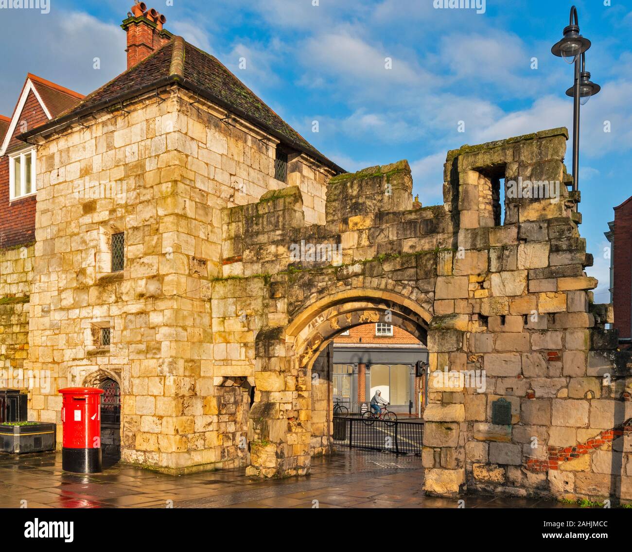 YORK CITY ENGLAND REMAINS OF A GATEWAY QUEEN MARGARETS ARCH INTO ...