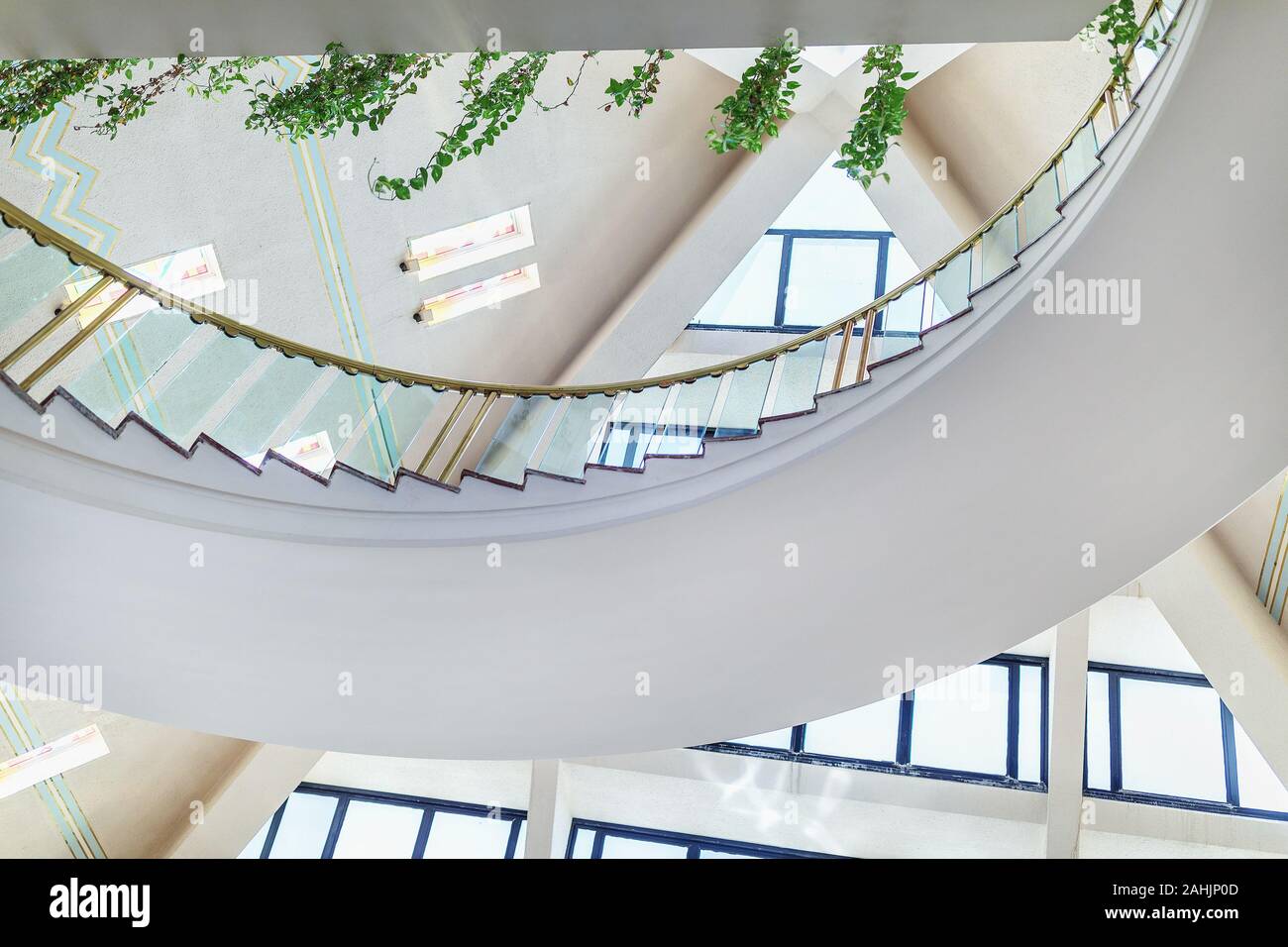 Glass pyramid roof ceiling hi-res stock photography and images - Alamy