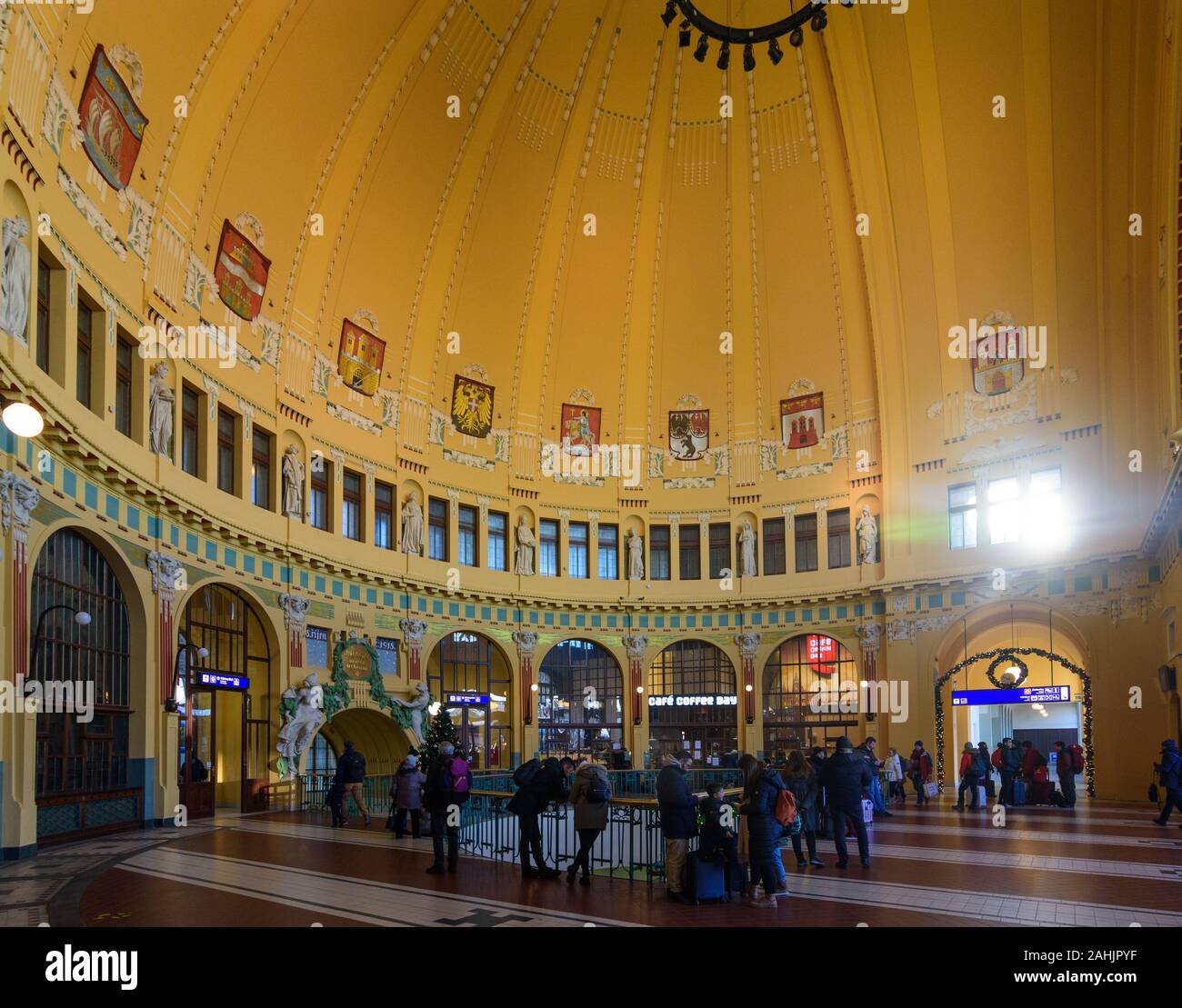 Praha: main railway station, old hall, cafe in , Praha, Prag, Prague ...