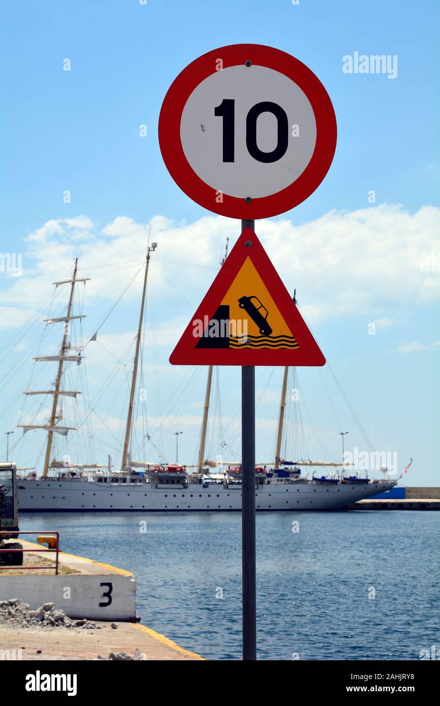 Ship traffic sign hi-res stock photography and images - Alamy