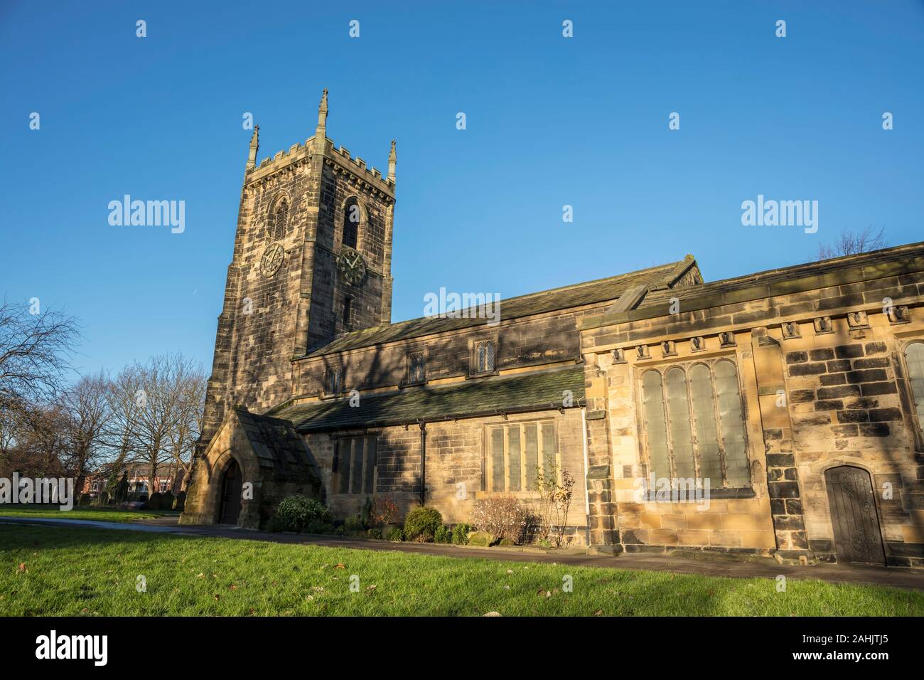 Christ church yorkshire churches hi-res stock photography and images ...