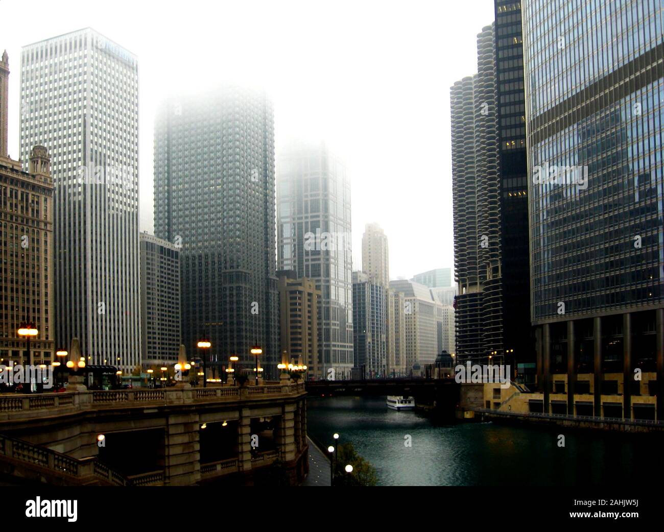 Chicago Skyline Fog High Resolution Stock Photography and Images - Alamy