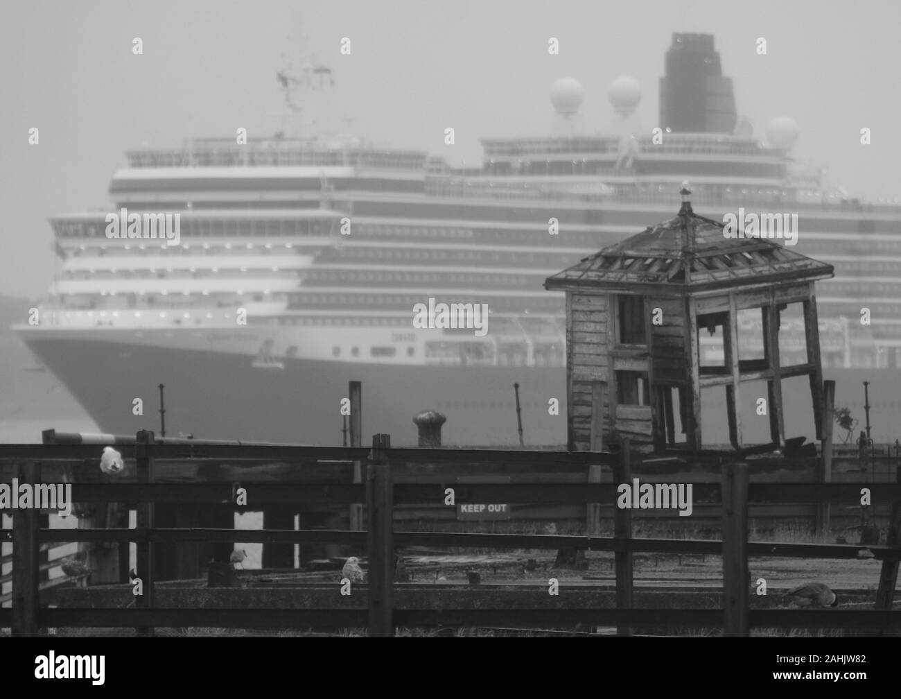 Liverpool,Uk Cunard ship Queen Victoria sails into Liverpool credit Ian ...
