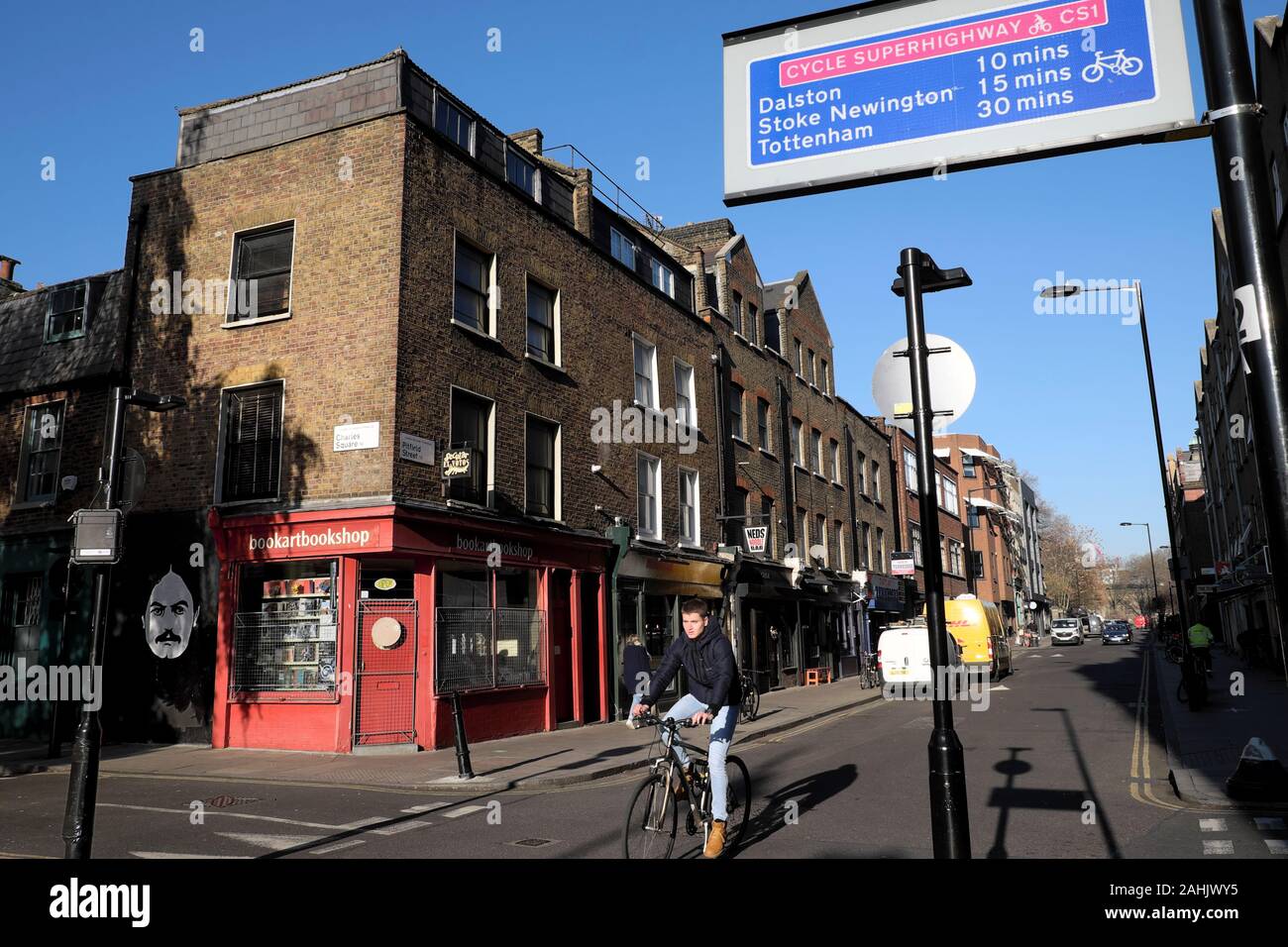 Hoxton street sign hi-res stock photography and images - Alamy