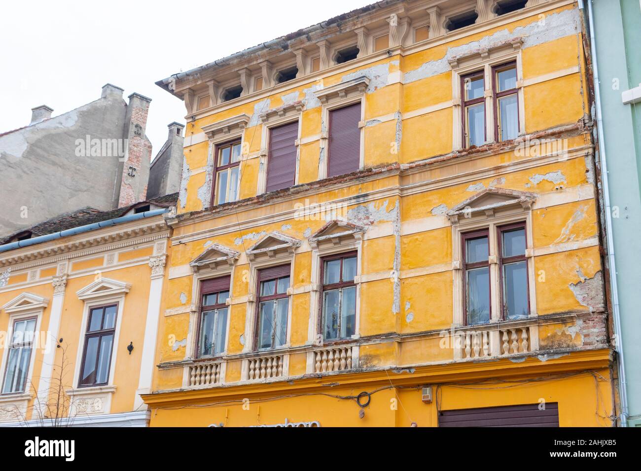 Faded windows hi-res stock photography and images - Alamy