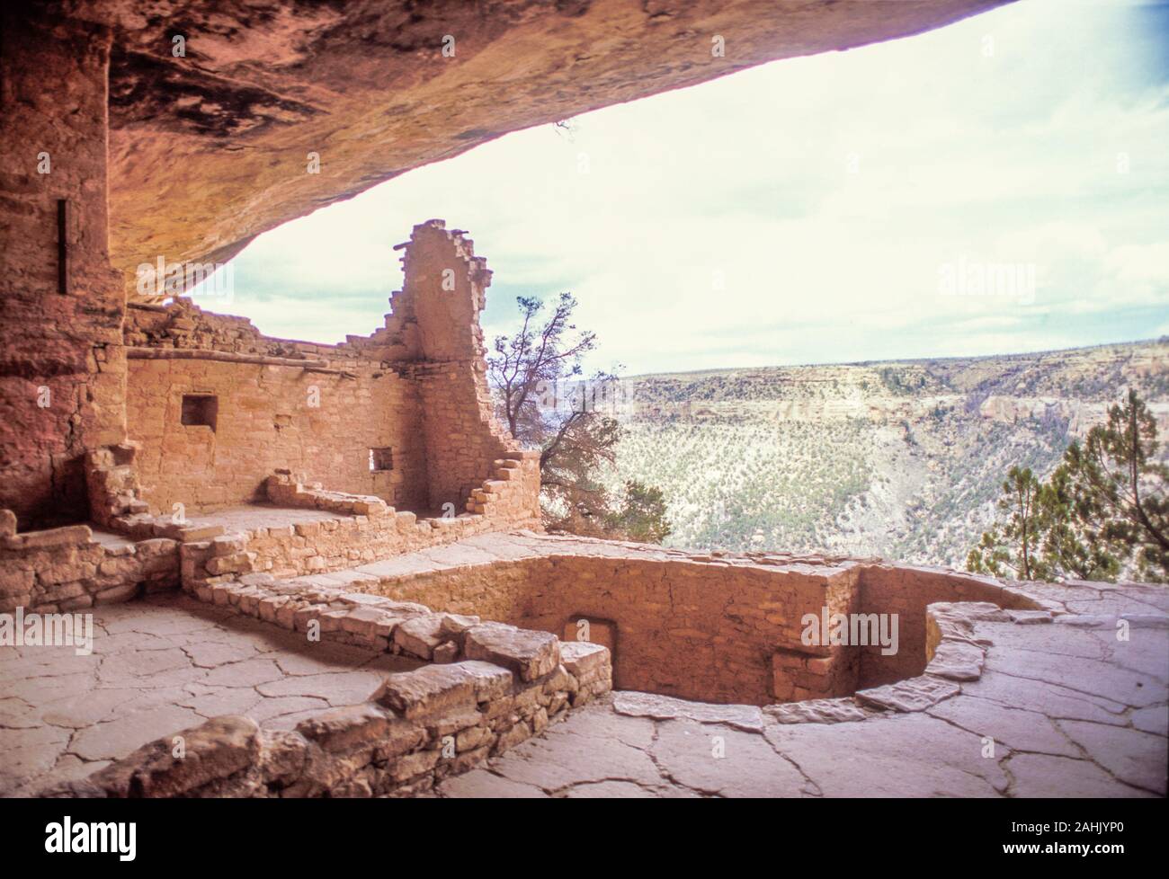 Mesa verde balcony hi-res stock photography and images - Alamy