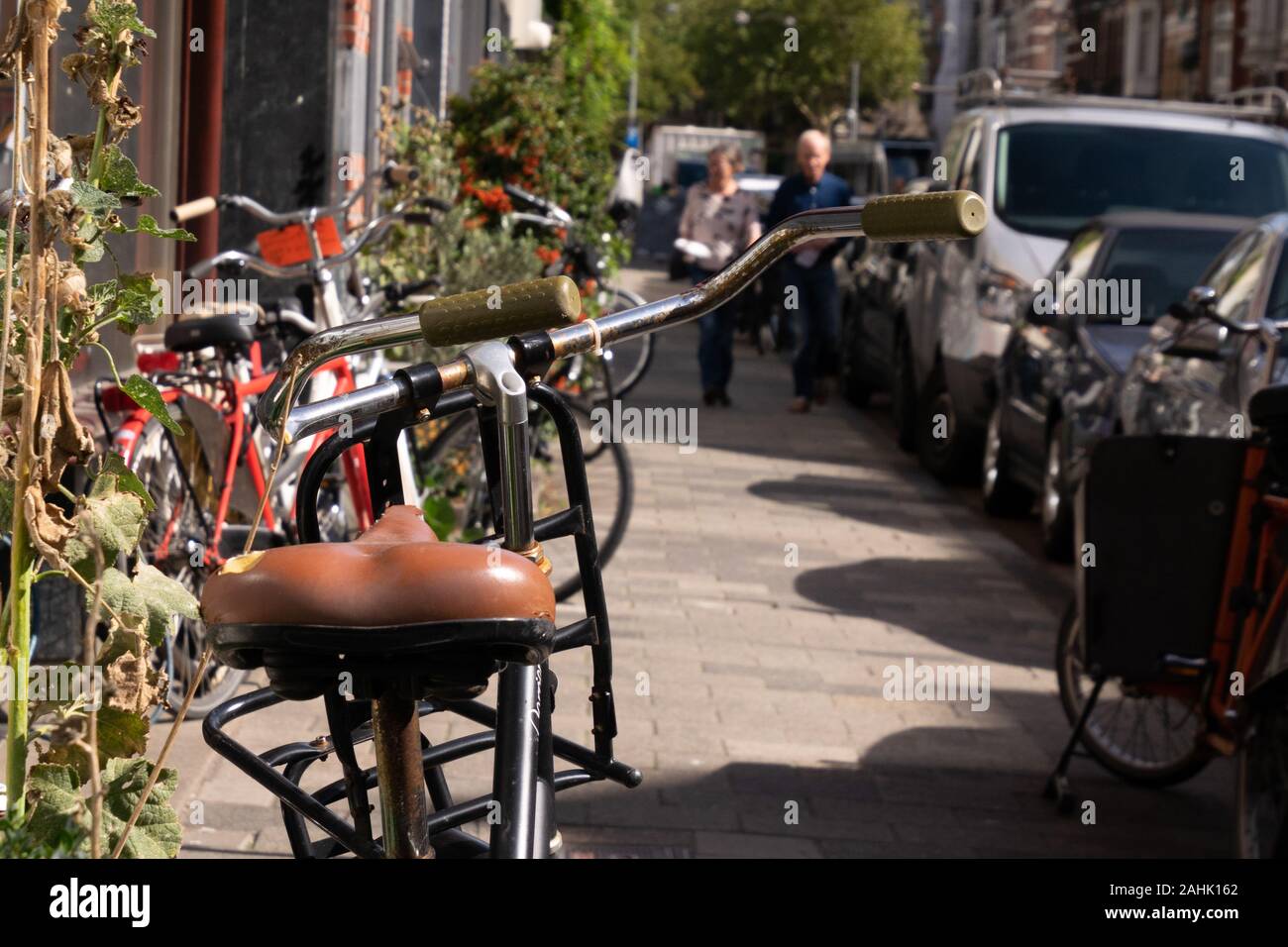 Old cycle hi-res stock photography and images - Alamy