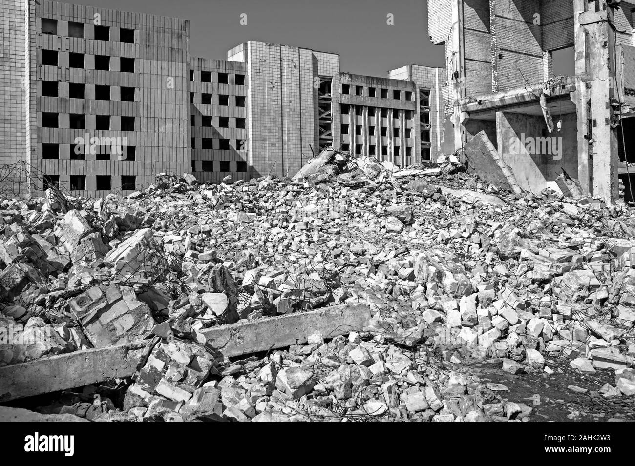 Destroyed Building Black and White Stock Photos & Images - Alamy