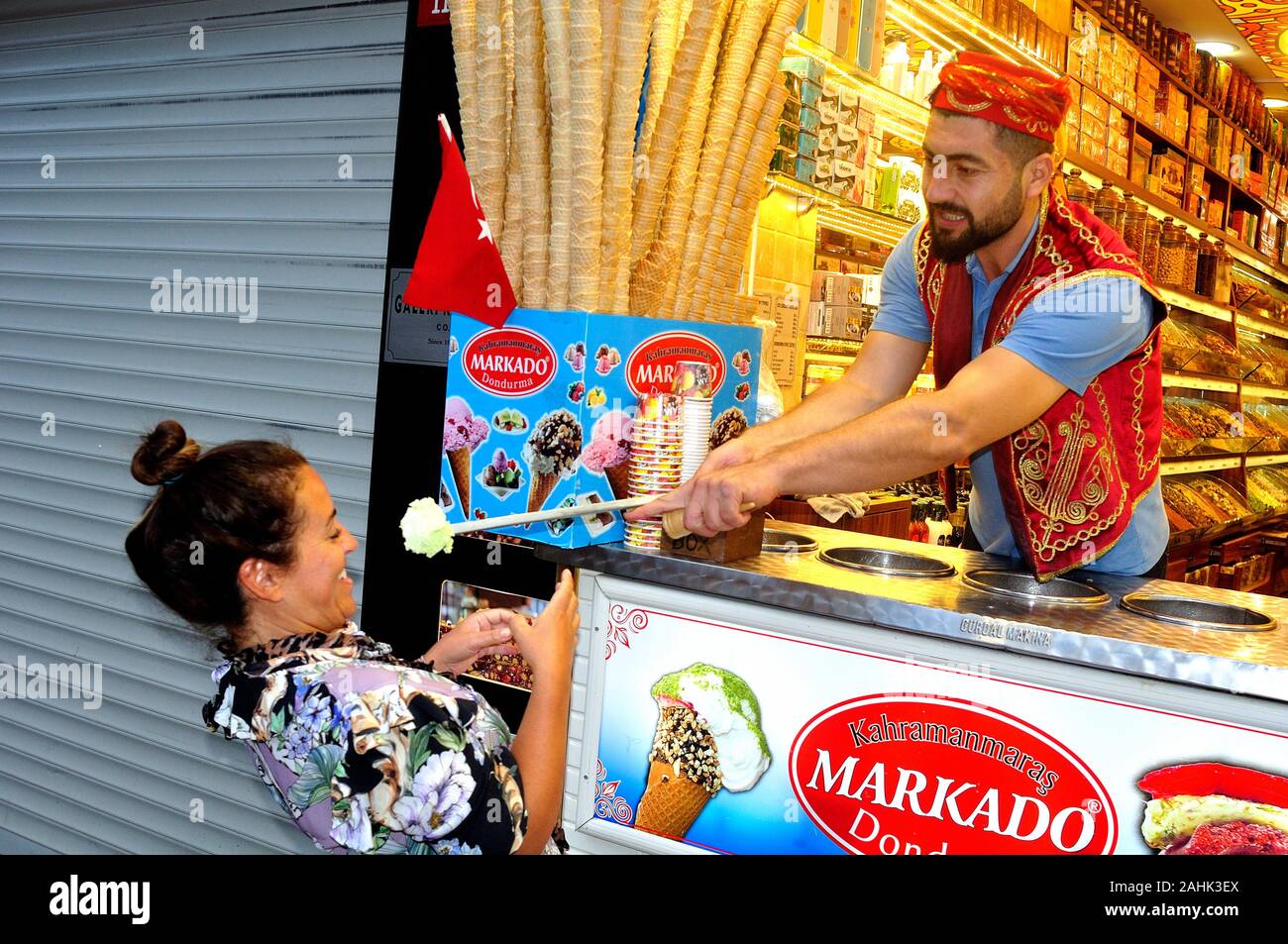 Ice cream shop in ISTAMBUL - Bosphorus Strait - TURKEY Stock Photo - Alamy