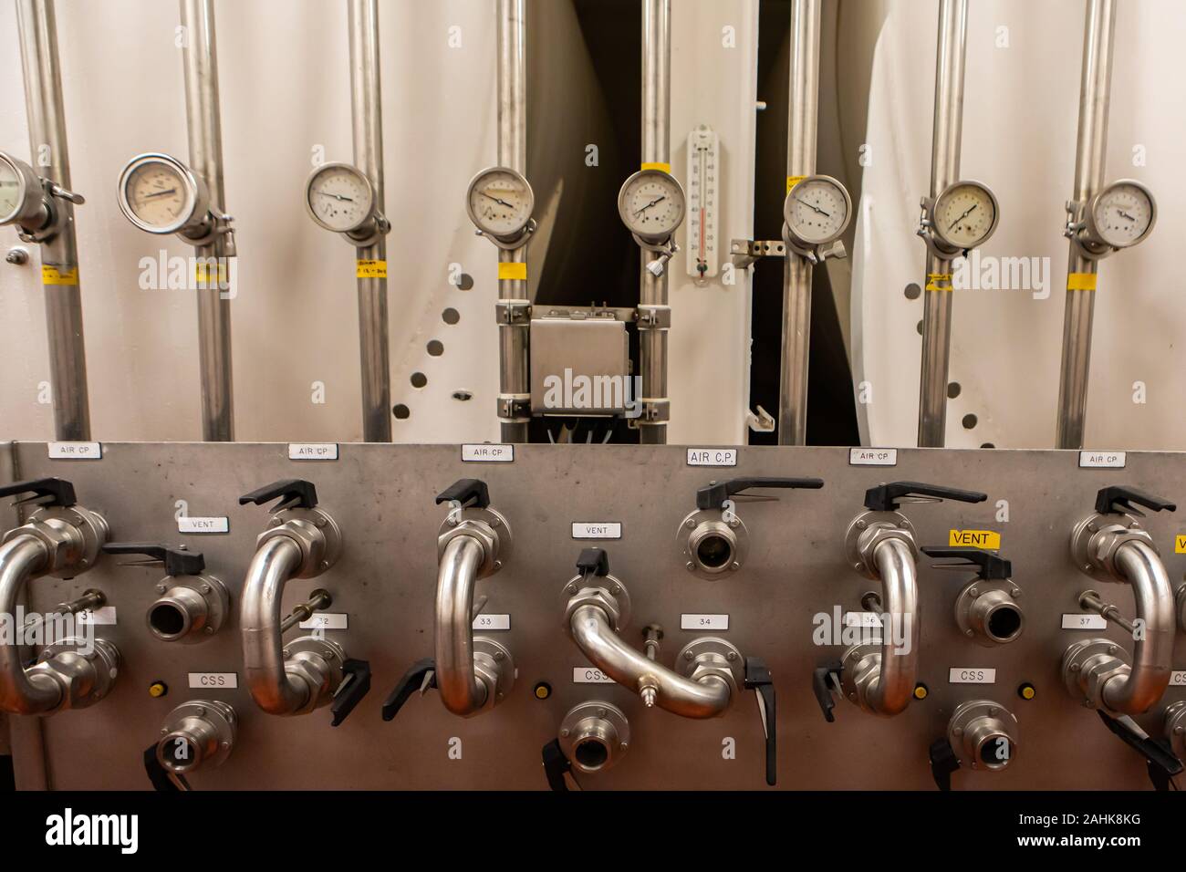 serving vessel or bright beer tanks piping system with squeeze grip ...