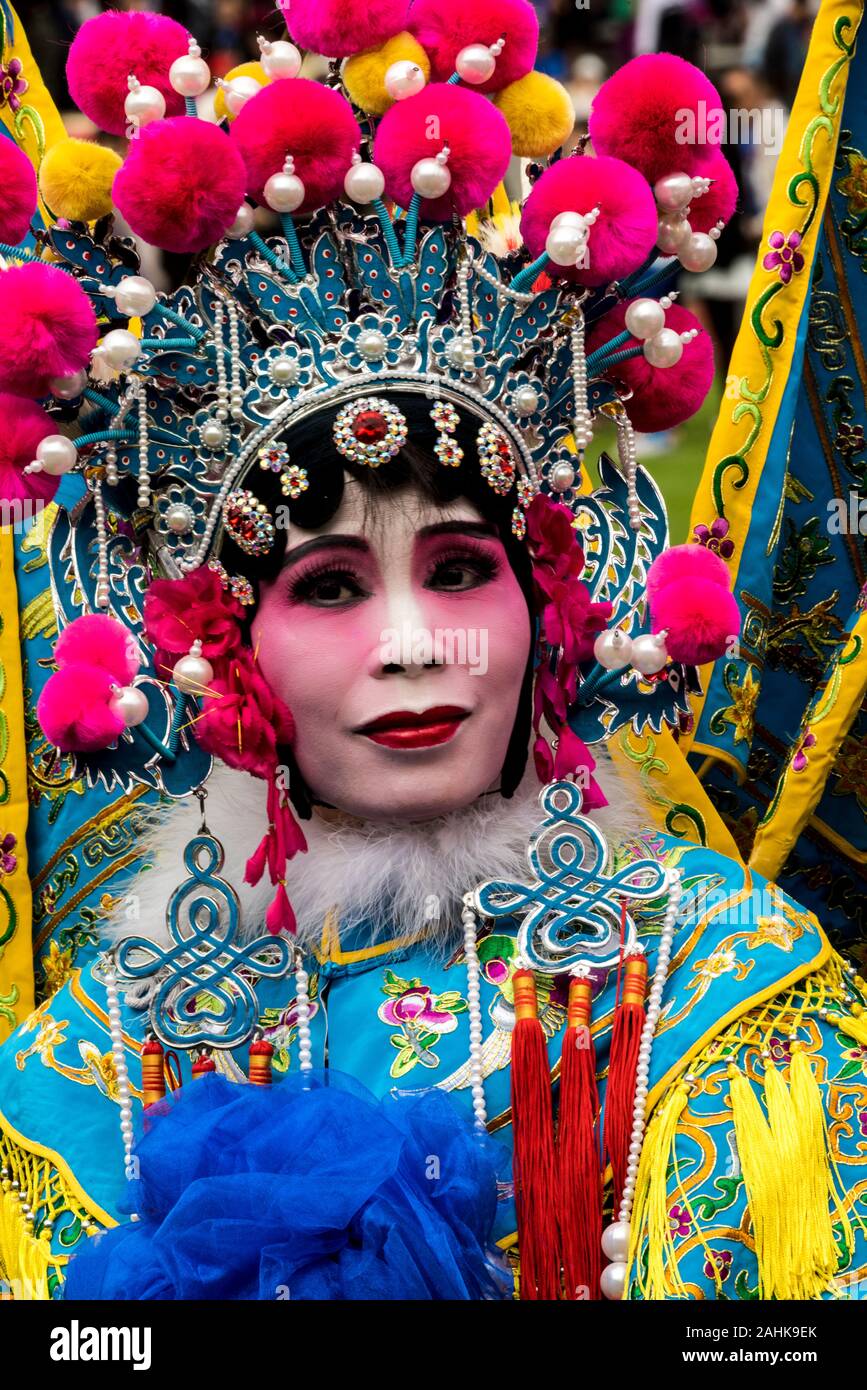 Chinese Opera Costume High Resolution Stock Photography and Images - Alamy