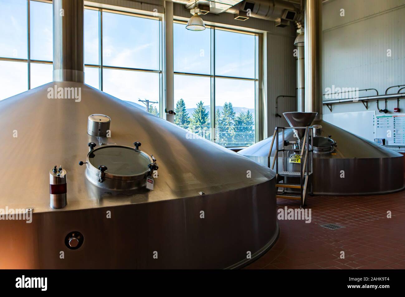 Large mash tun hi-res stock photography and images - Alamy