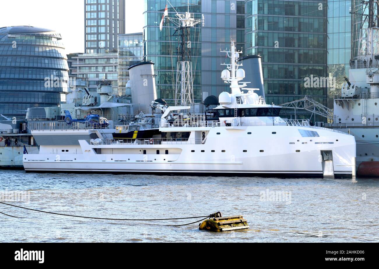 Game Changer is an experdition superyacht with an aft helicopter ...