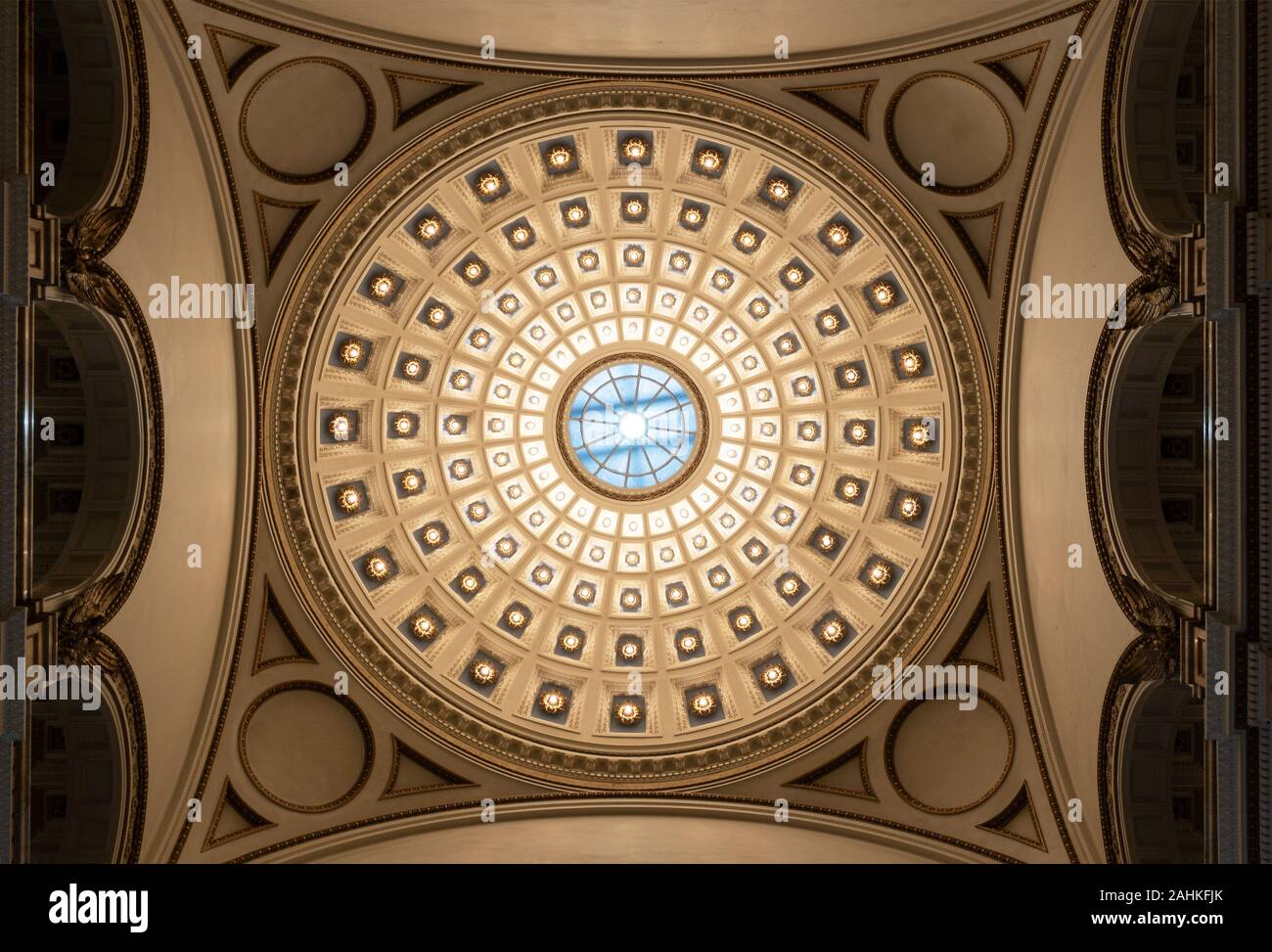 Milwaukee Public Library Wisconsin Stock Photo - Alamy