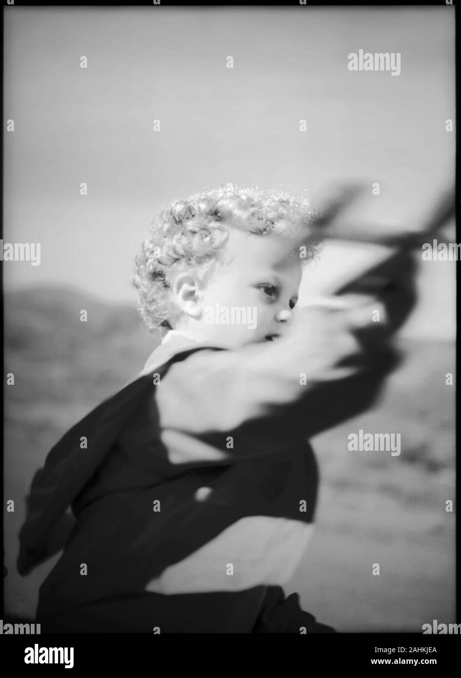 Side view of a small boy Stock Photo - Alamy