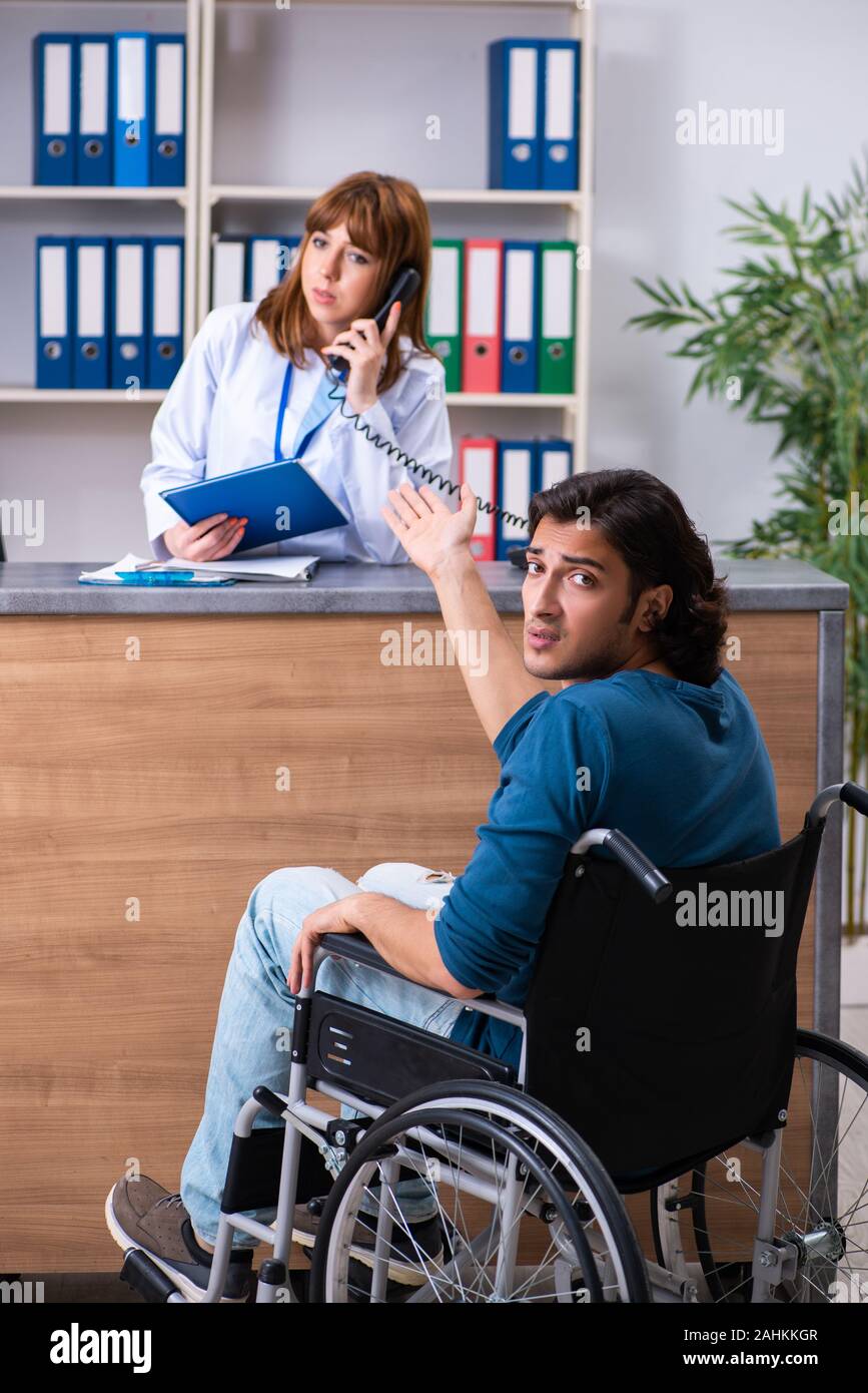 Hospital reception angry hi-res stock photography and images - Alamy