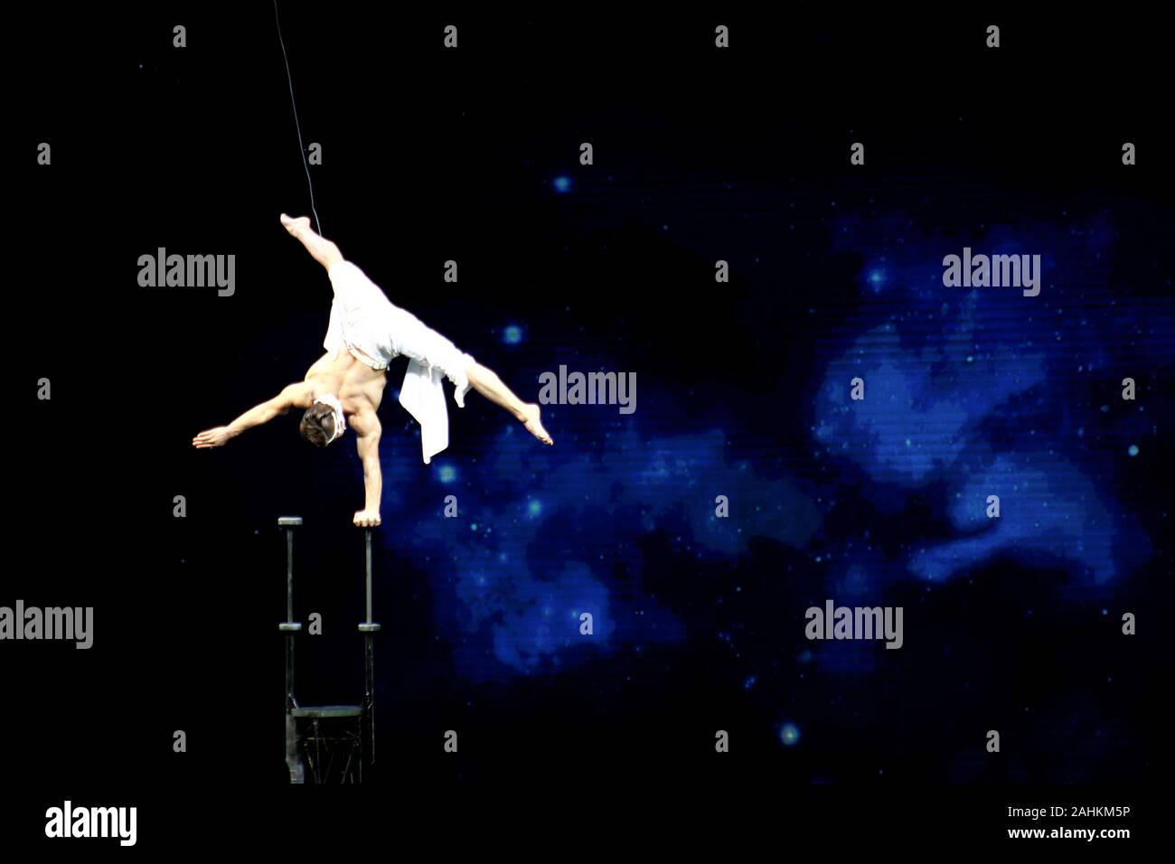 Athens, Greece. 21st Dec, 2019. A Chinese Acrobat gives a breathtaking ...