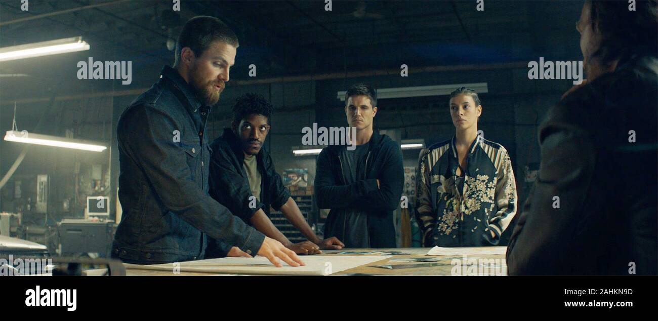 CODE 8, (aka CODE EIGHT), from left: Robbie Amell, Vlad Alexis, Laysla ...