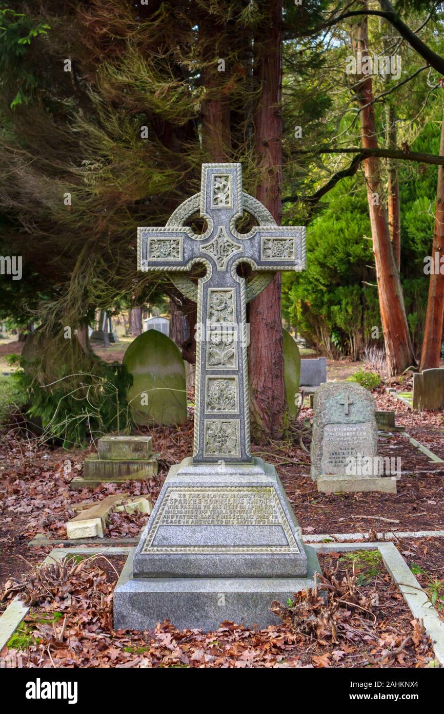 Old fashioned headstone hi-res stock photography and images - Alamy