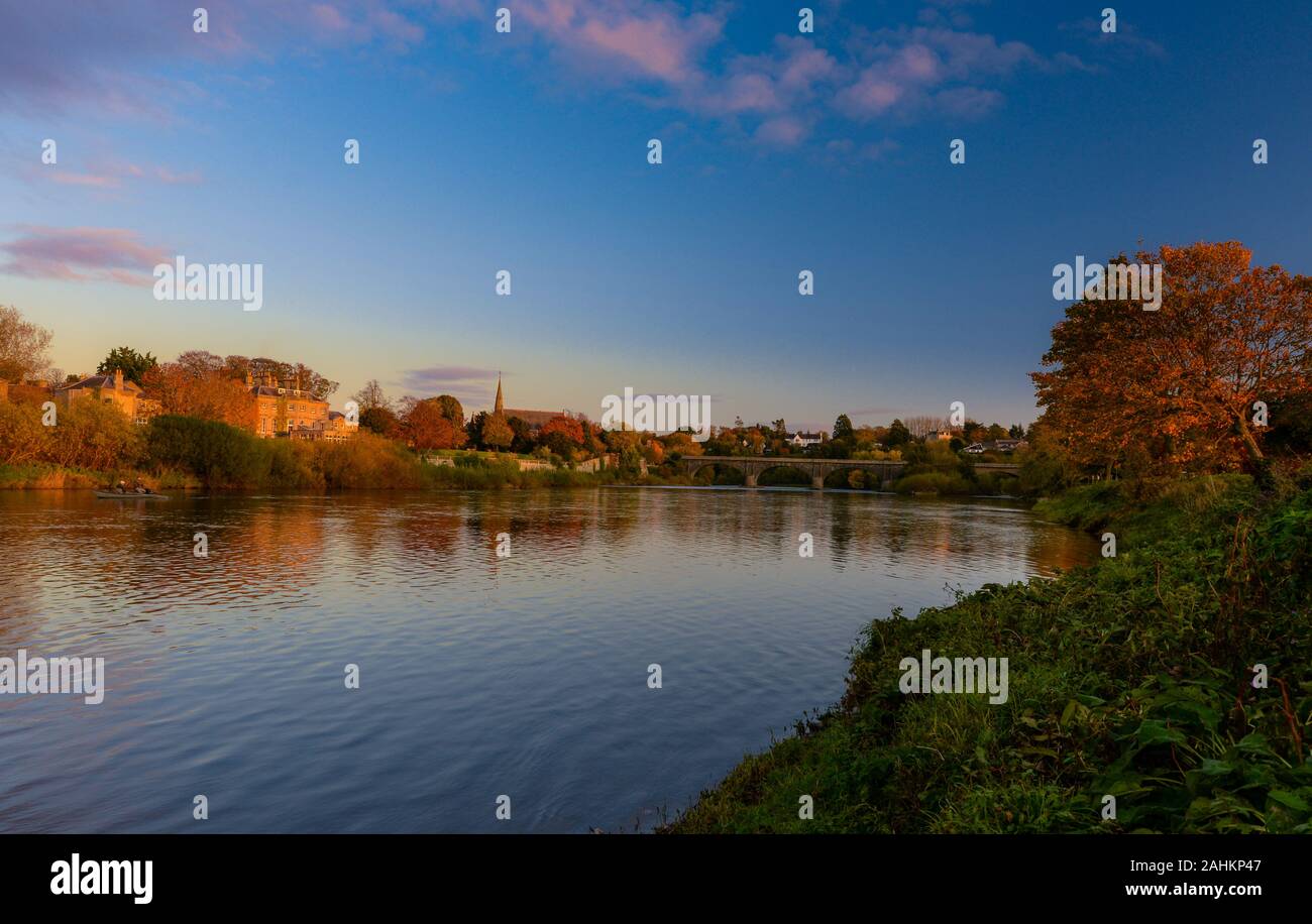 River tweed kelso hi-res stock photography and images - Alamy