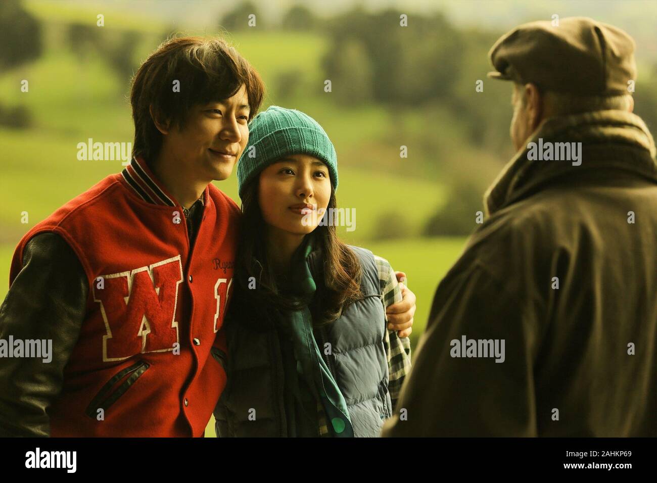 ONLY CLOUD KNOWS, (aka ZHI YOU YUN ZHI DAO), from left: HUANG Xuan ...