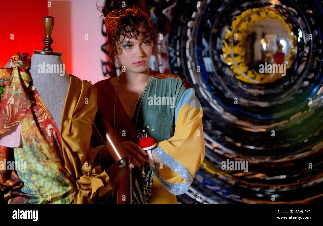 ATIYE (aka THE GIFT), Melisa Senolsun, (Season 1, Episode 101, aired ...