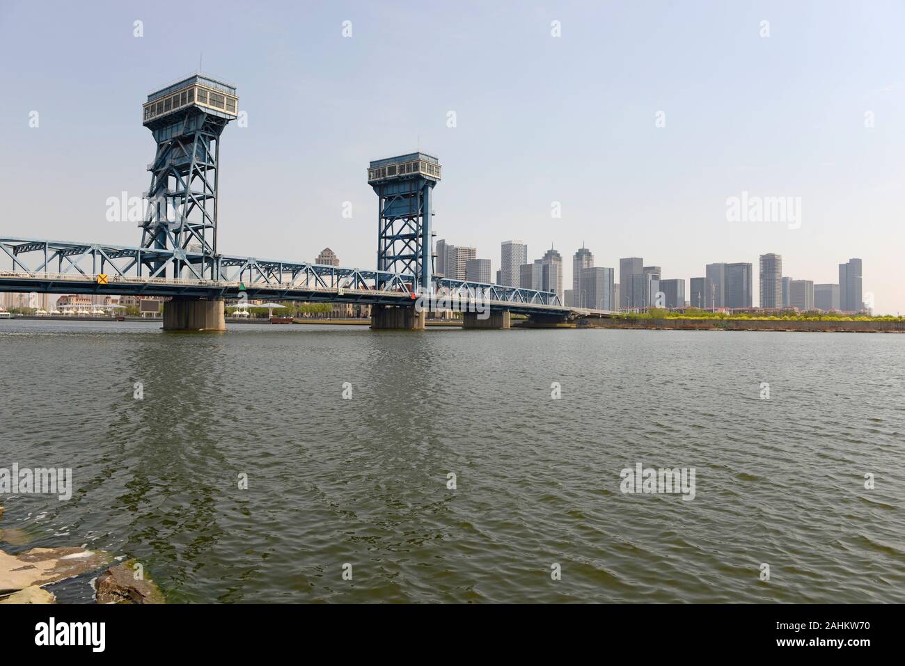 Haimen vertical lift bridge over the Haihe river in Tianjin's eastern ...