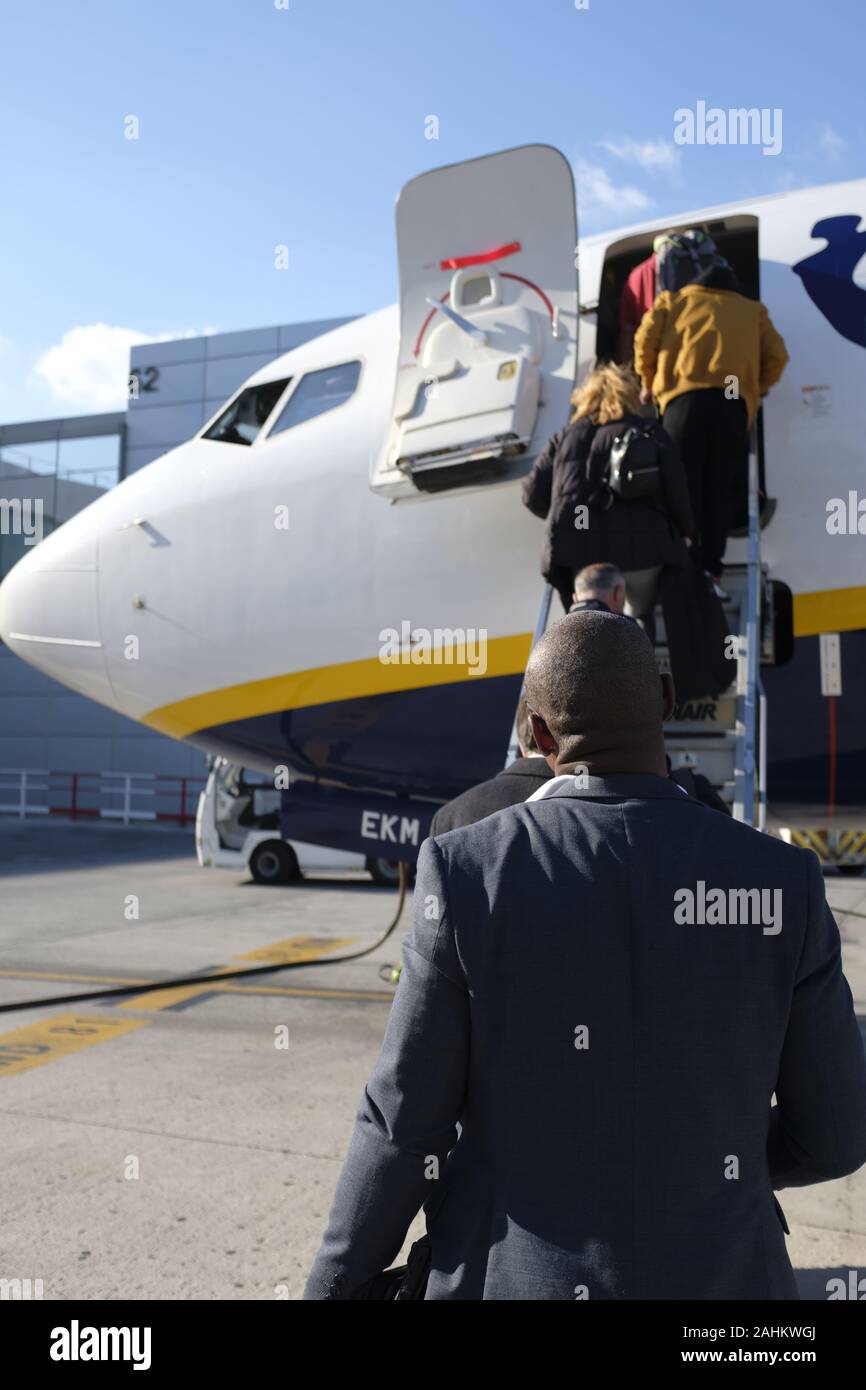 getting aboard a Ryan Air flight Stock Photo - Alamy