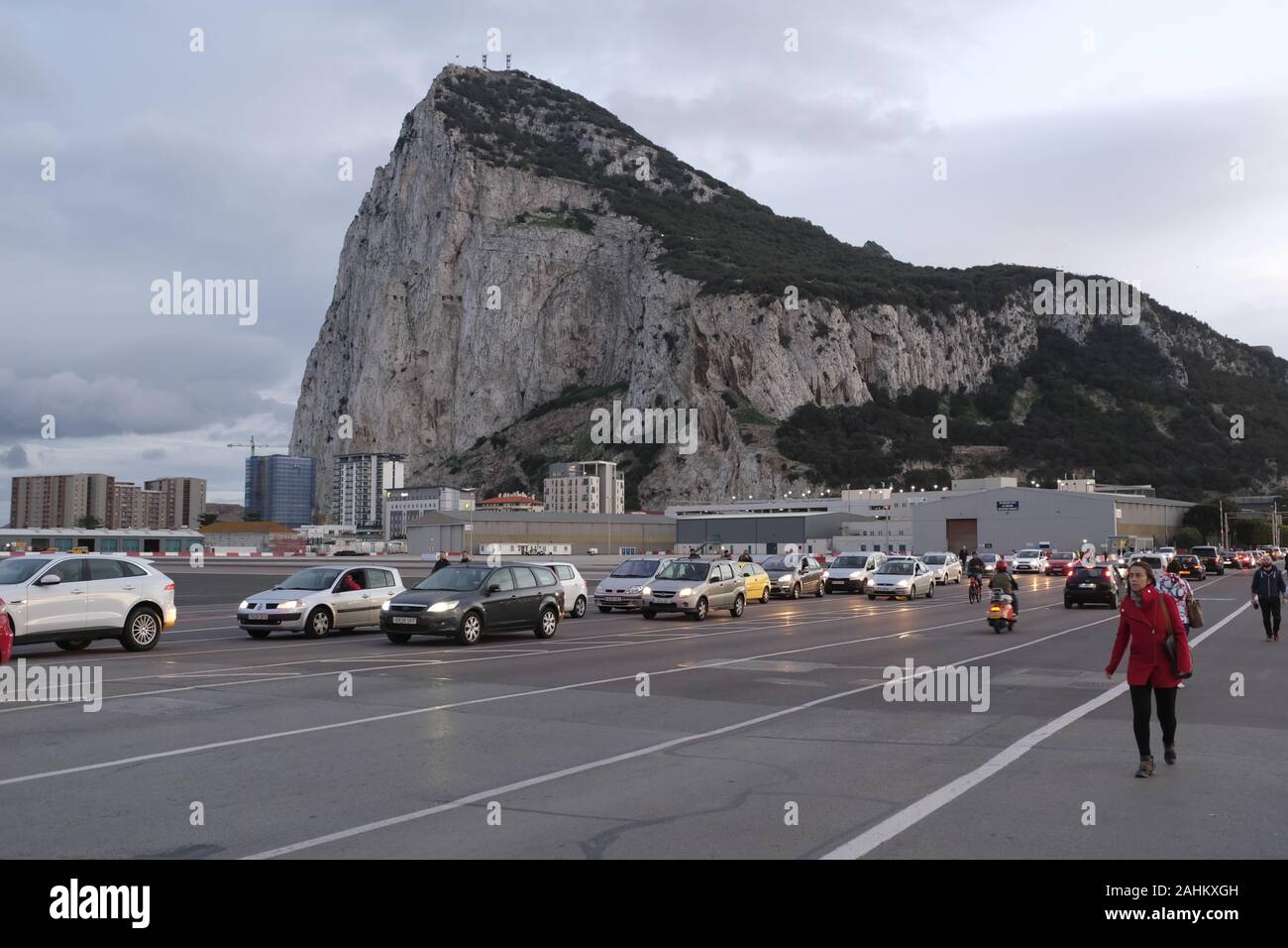 border between La Linea de Concepcion and Gibraltar Stock Photo - Alamy