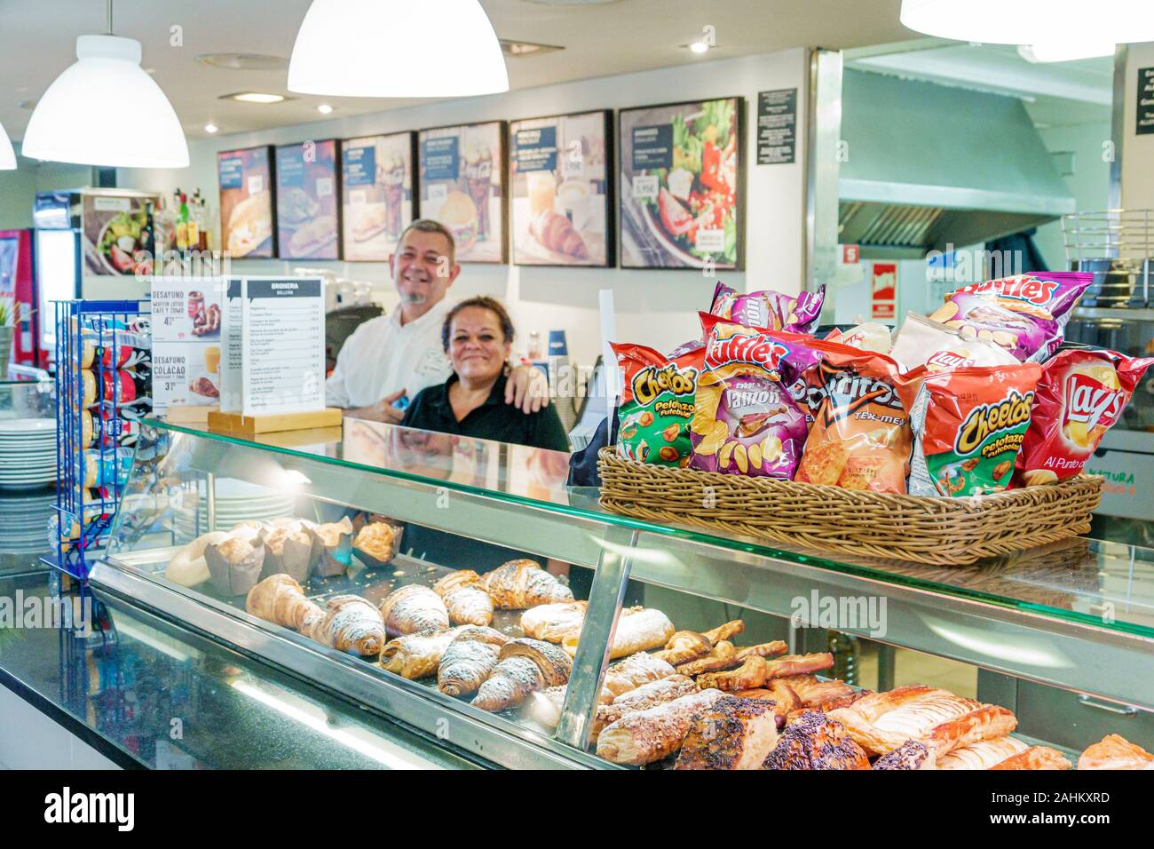 Sandwich shop counter hi-res stock photography and images - Alamy