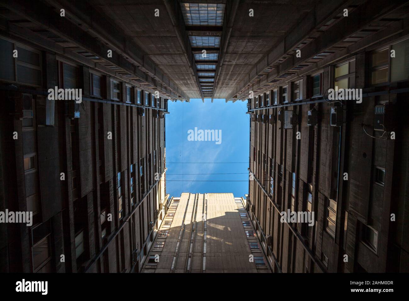 High rise courtyard hi-res stock photography and images - Alamy