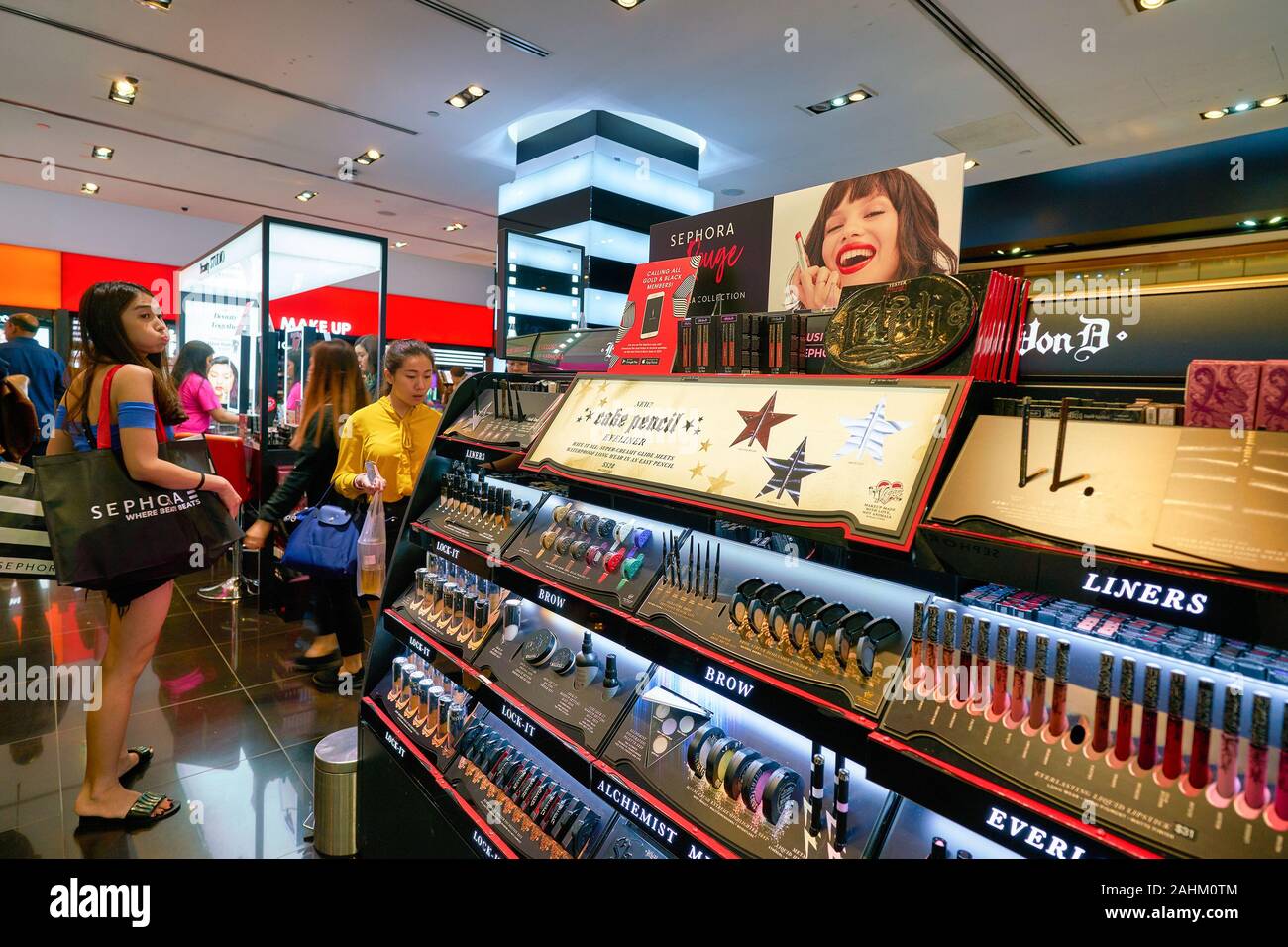 SINGAPORE - APRIL 03, 2019: interior shot of Sephora store in Singapore Stock Photo - Alamy