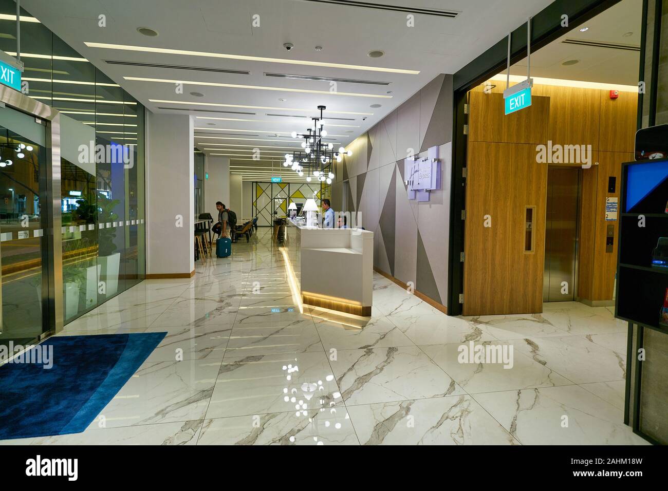 Holiday inn express lobby hi-res stock photography and images - Alamy