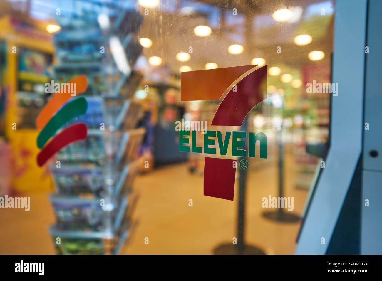 7 Eleven Sign High Resolution Stock Photography and Images - Alamy