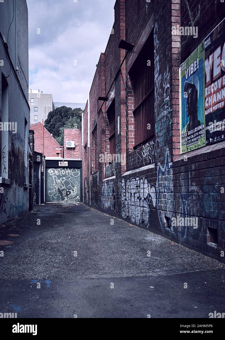 Derelict and graffiti tagged urban buildings in inner city Melbourne ...