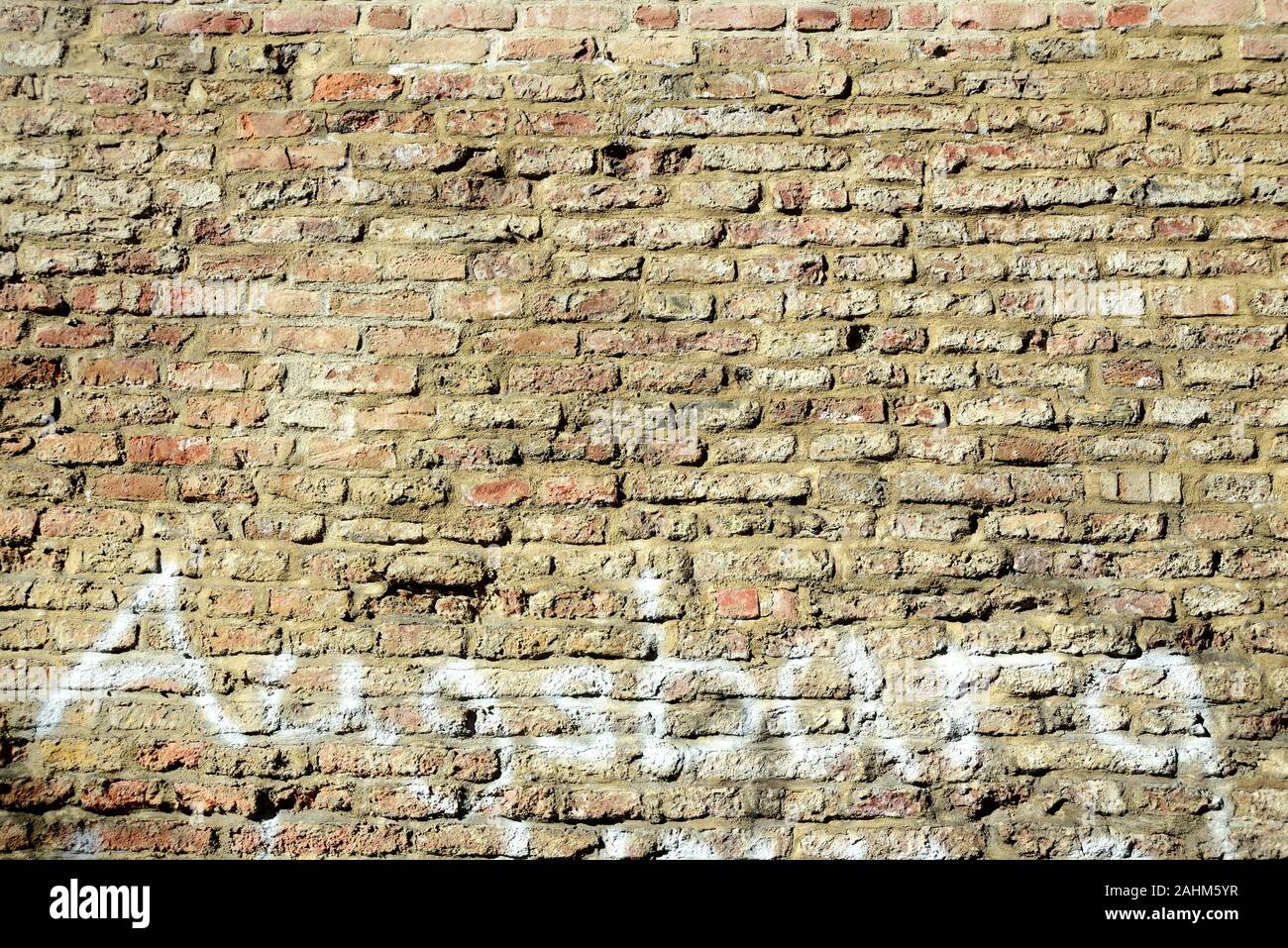Burnt bricks hi-res stock photography and images - Alamy
