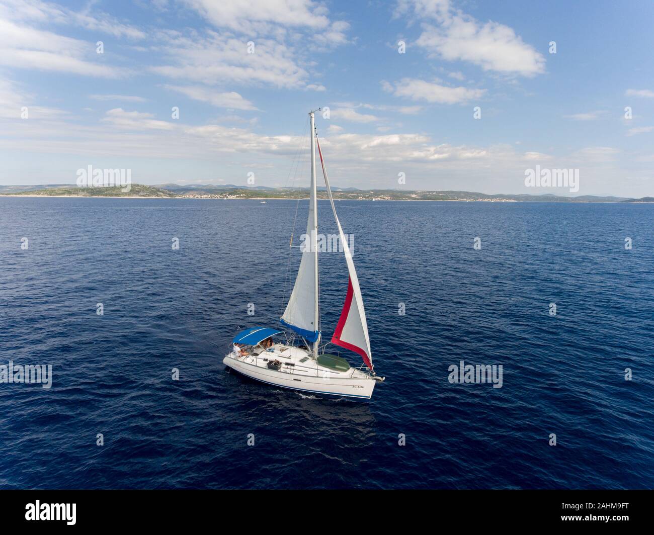 4k aerial top view boat hi-res stock photography and images - Alamy