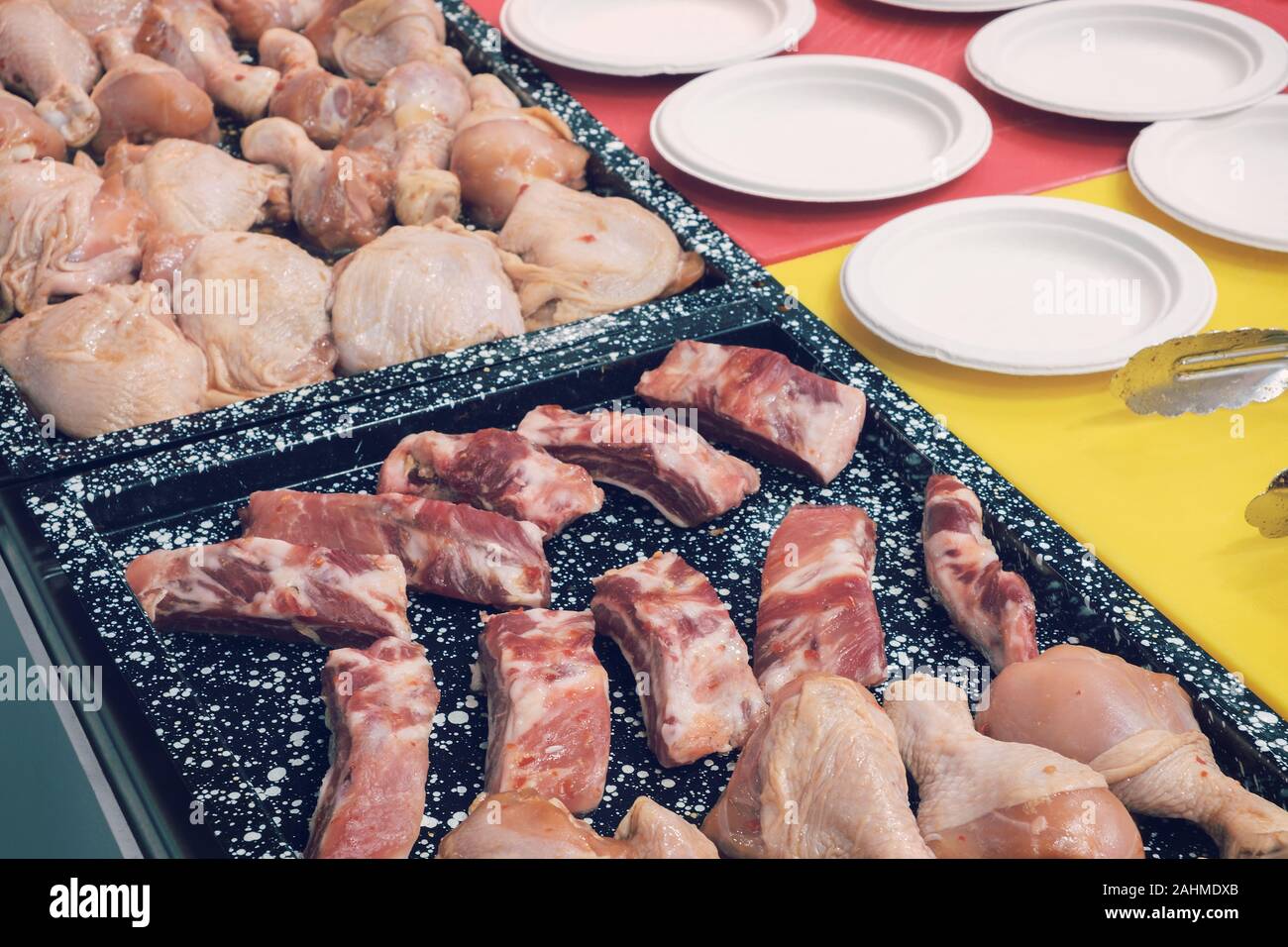 Chicken before cooking hi-res stock photography and images - Alamy