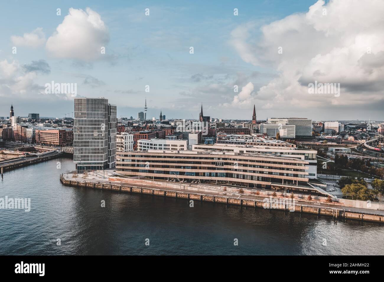 Cityscape hamburg before sunset hi-res stock photography and images - Alamy