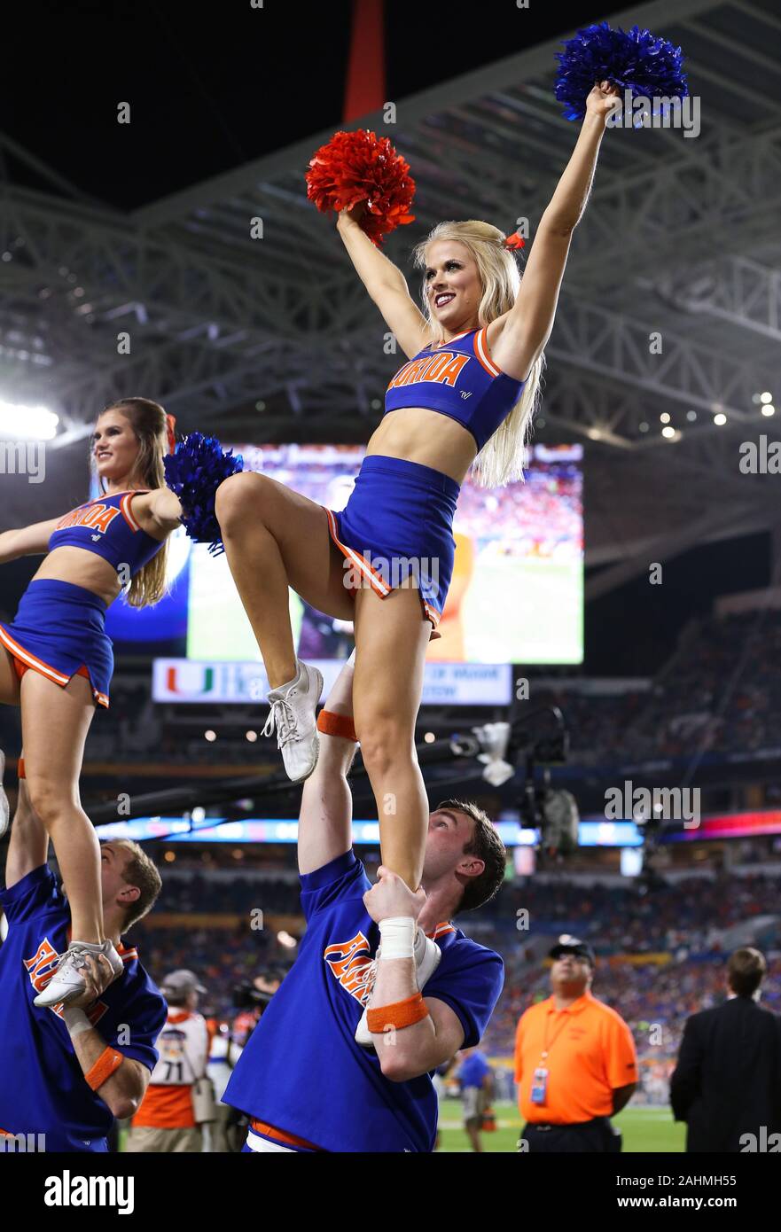 Florida gators cheerleaders hi-res stock photography and images - Alamy